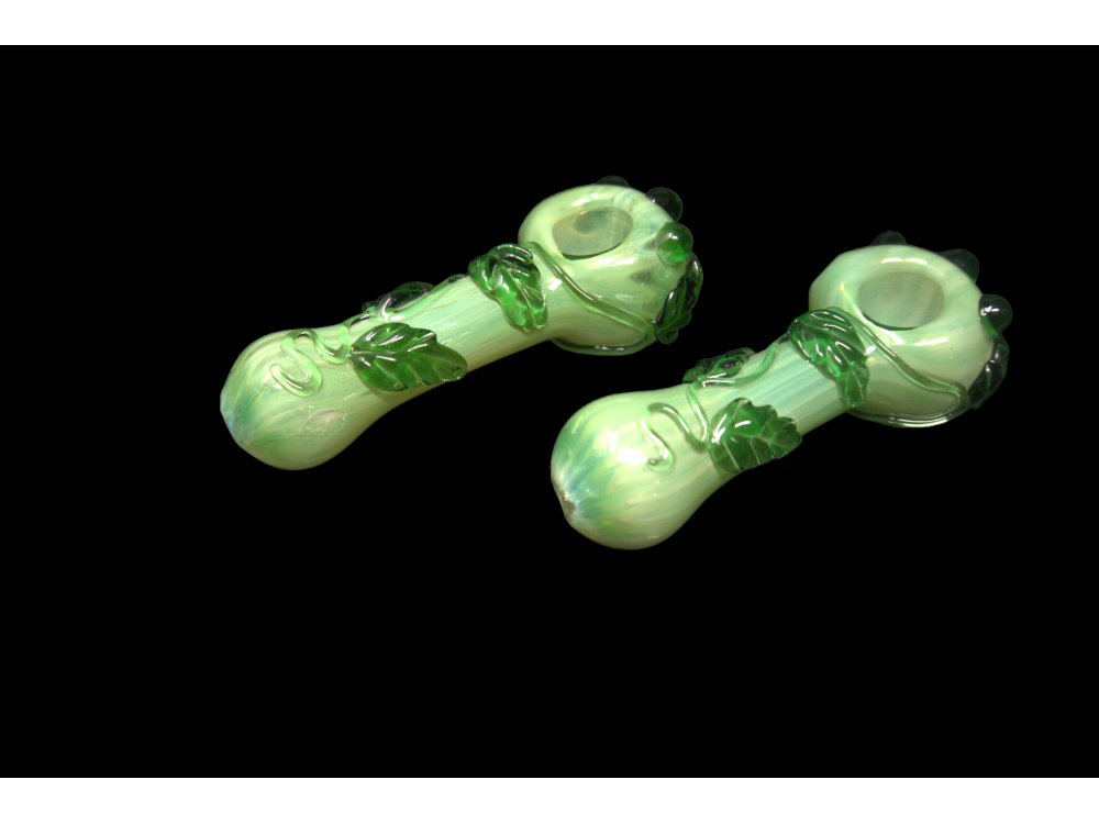 4.5' 135 Gr LEAF ART HAND PIPE
